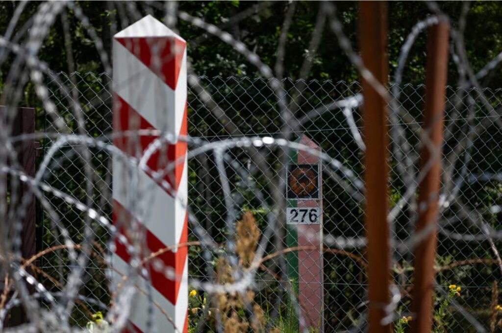 Poland's indefinite border closure with Belarus severs a €25 billion ...